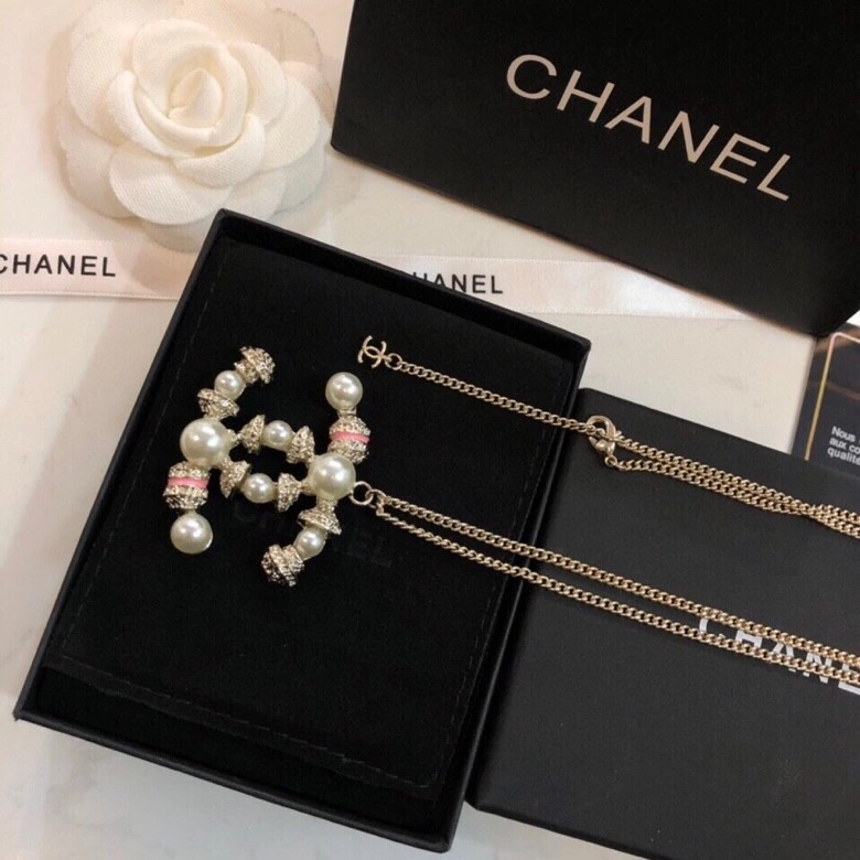 Cut-rate Chanel Necklaces