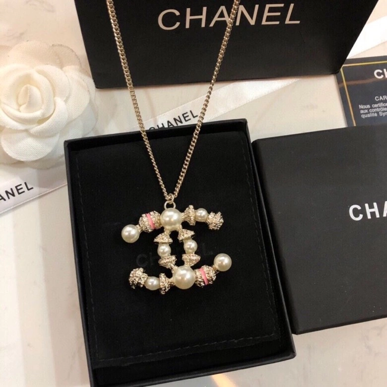 Cut-rate Chanel Necklaces