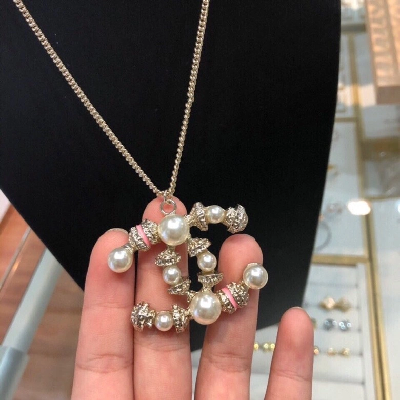 Cut-rate Chanel Necklaces