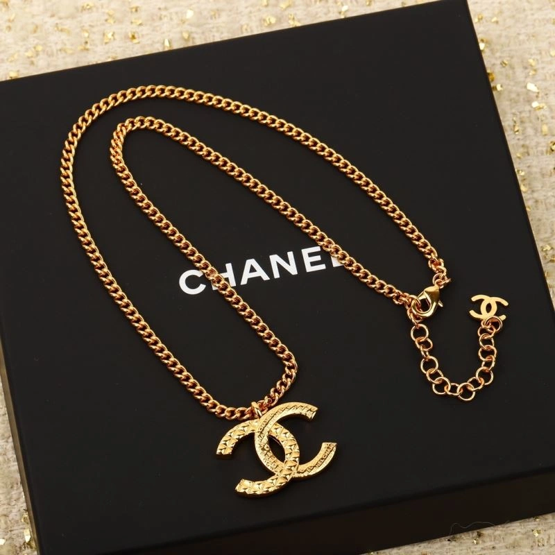 Bargain Chanel Necklaces