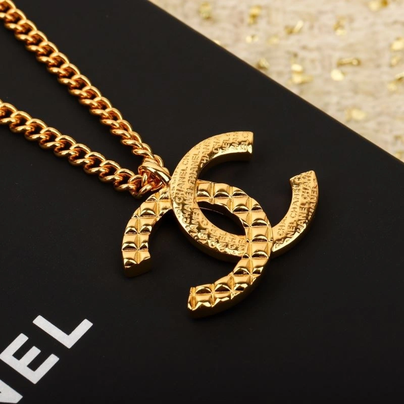 Bargain Chanel Necklaces