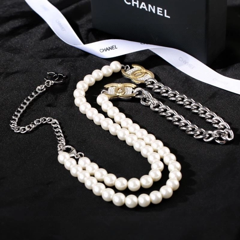 Top match Chanel Necklaces