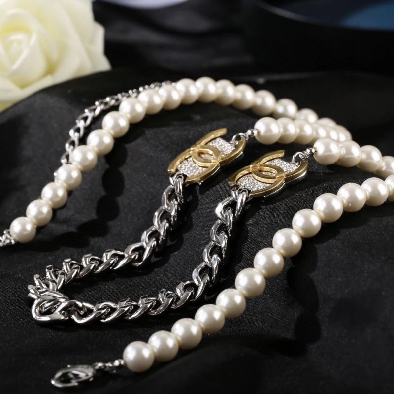 Top match Chanel Necklaces