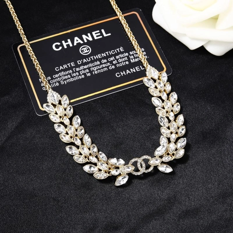 Top mirror Chanel Necklaces