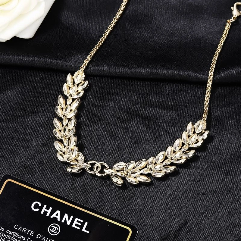 Top mirror Chanel Necklaces