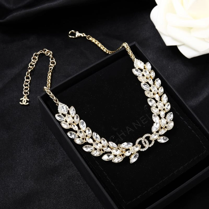 Top mirror Chanel Necklaces