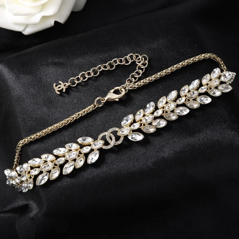 Top mirror Chanel Necklaces