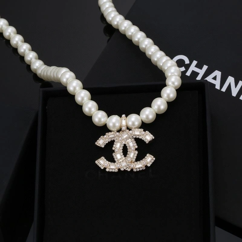 Accurate model Chanel Necklaces