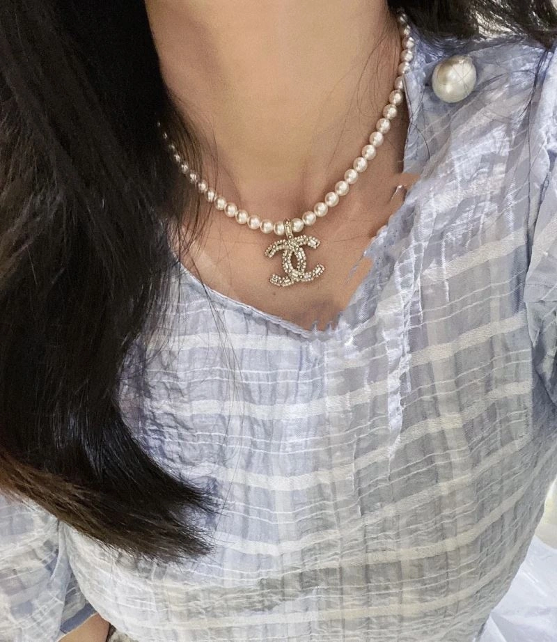 Accurate model Chanel Necklaces