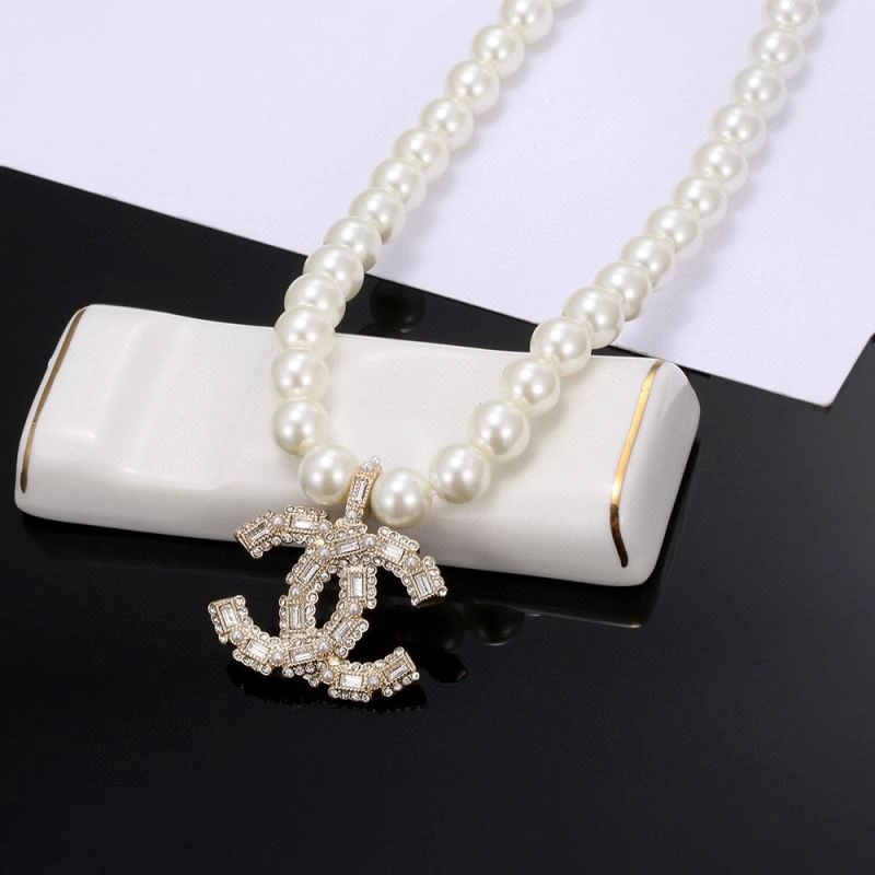 Accurate model Chanel Necklaces