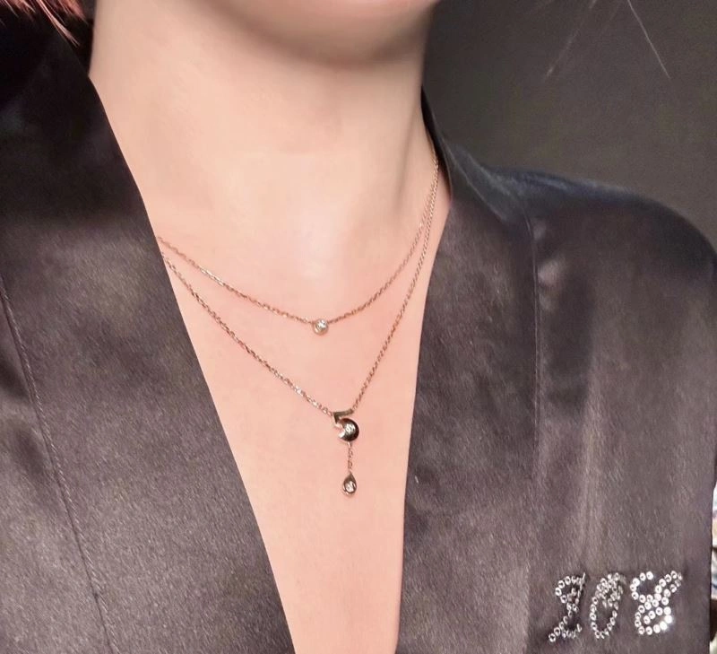 Bargain Chanel Necklaces