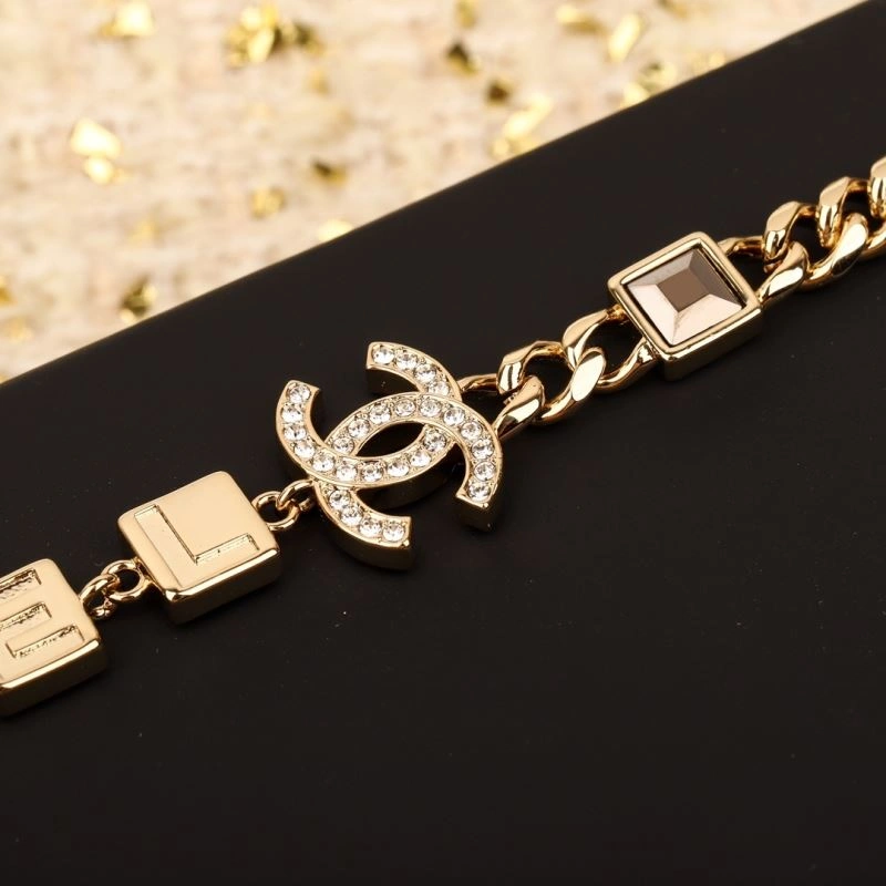 Top match Chanel Necklaces