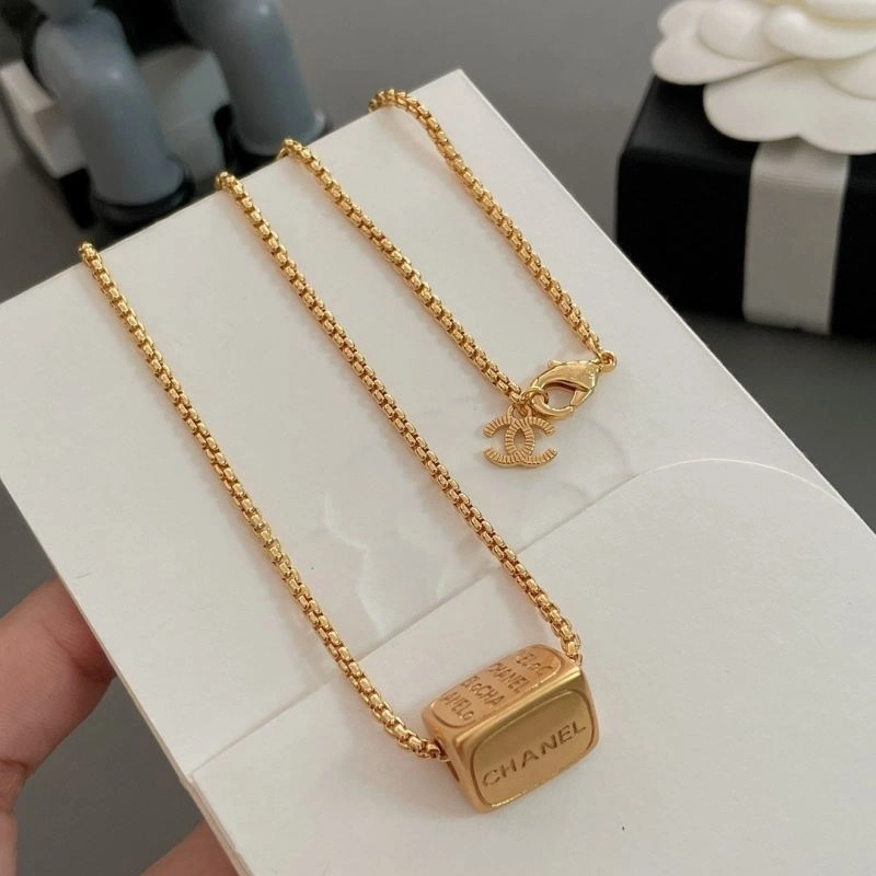 Bargain Chanel Necklaces