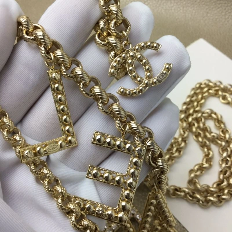 Top mirror Chanel Necklaces