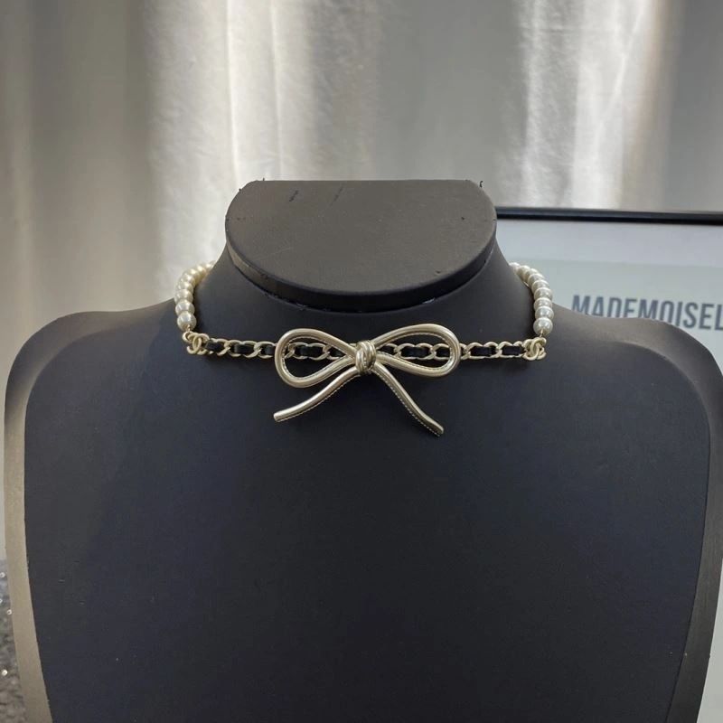 Top mirror Chanel Necklaces