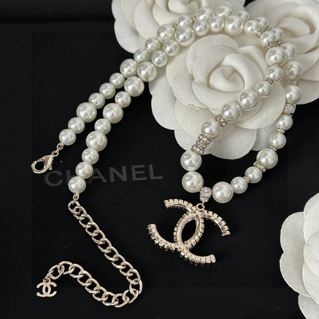 Top match Chanel Necklaces