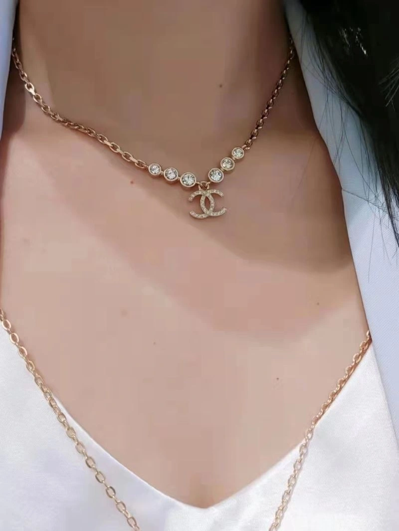 Top match Chanel Necklaces