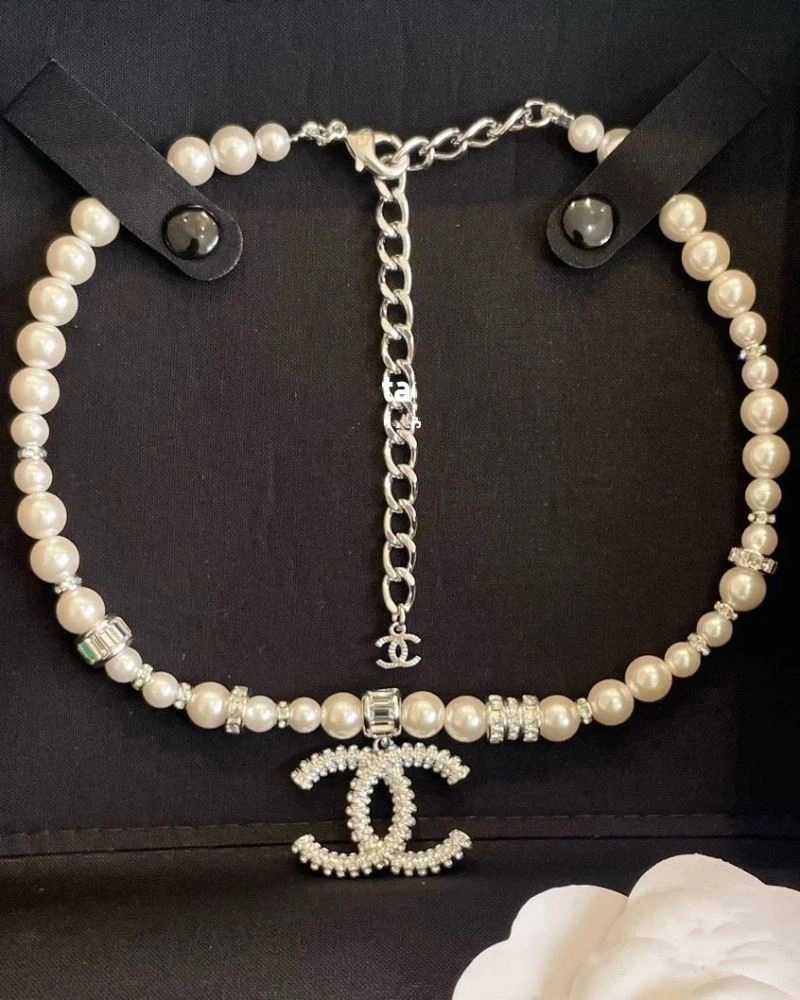 Bargain Chanel Necklaces