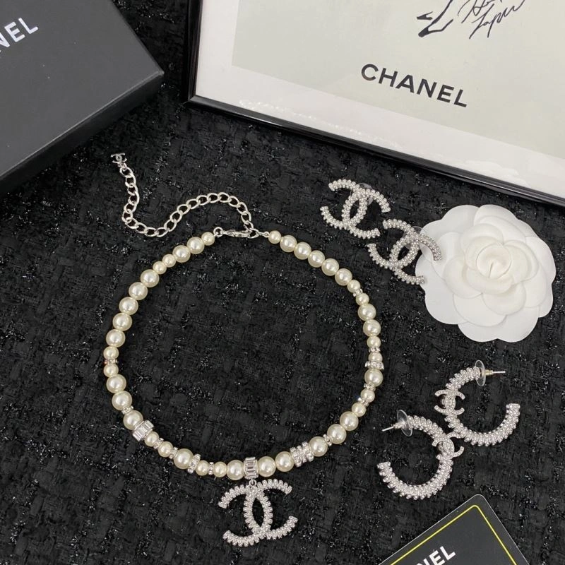 Bargain Chanel Necklaces
