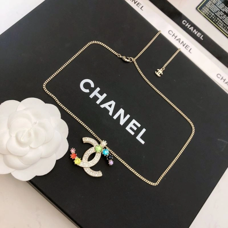 Top match Chanel Necklaces