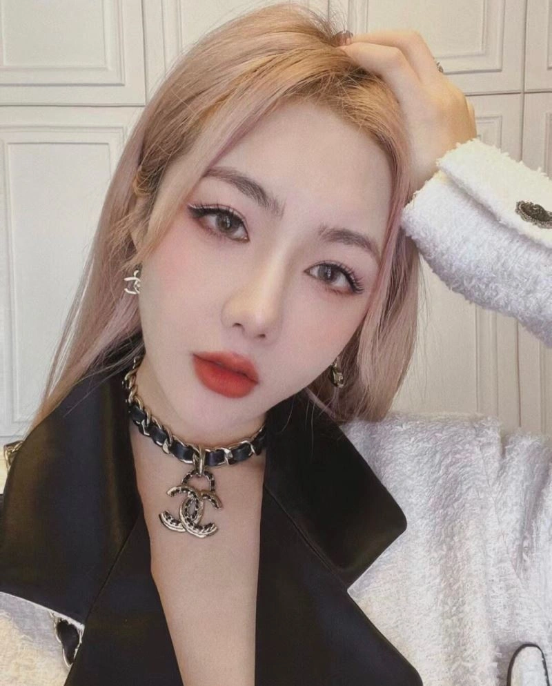 Top match Chanel Necklaces