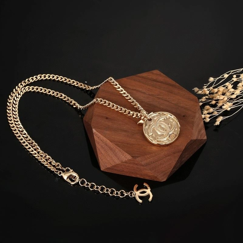 Accurate model Chanel Necklaces