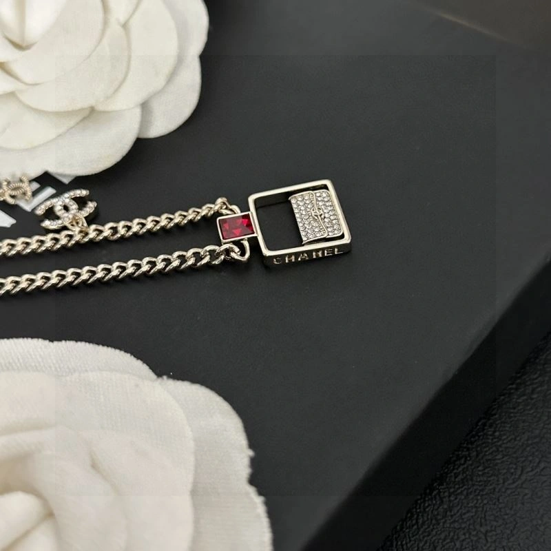 Accurate model Chanel Necklaces