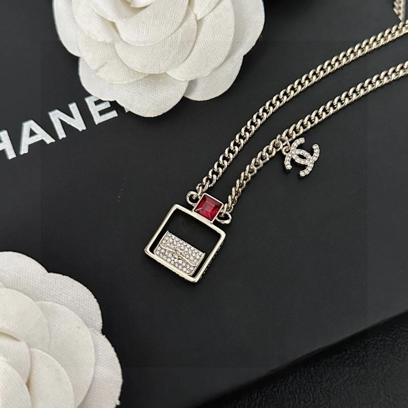 Accurate model Chanel Necklaces
