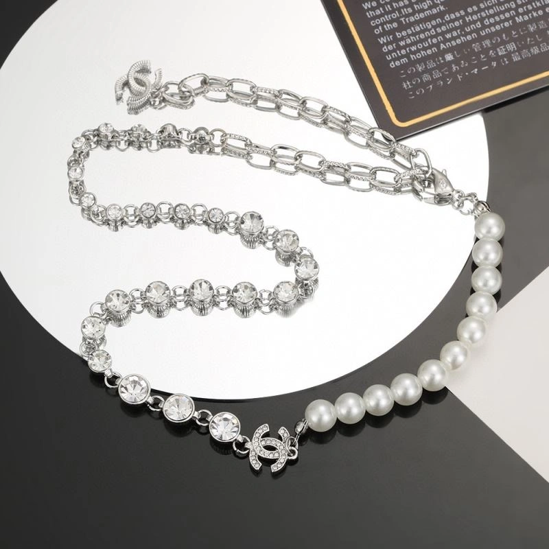 Top mirror Chanel Necklaces