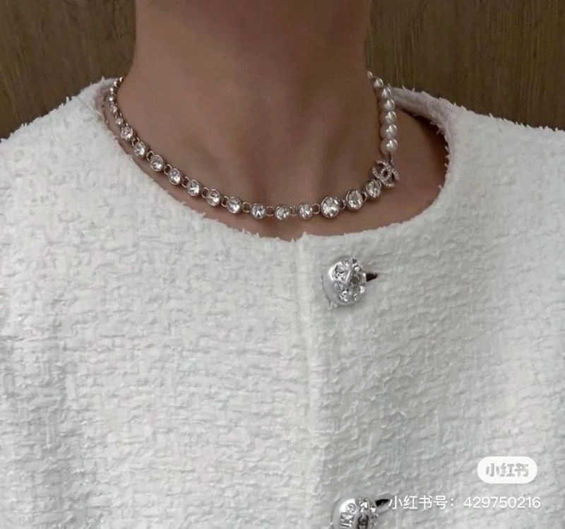 Top mirror Chanel Necklaces