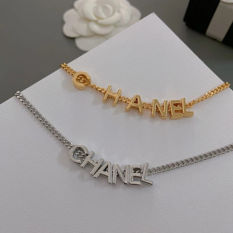 Top match Chanel Necklaces