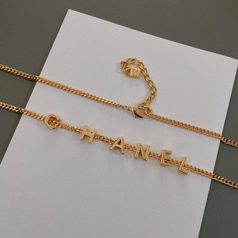 Top match Chanel Necklaces
