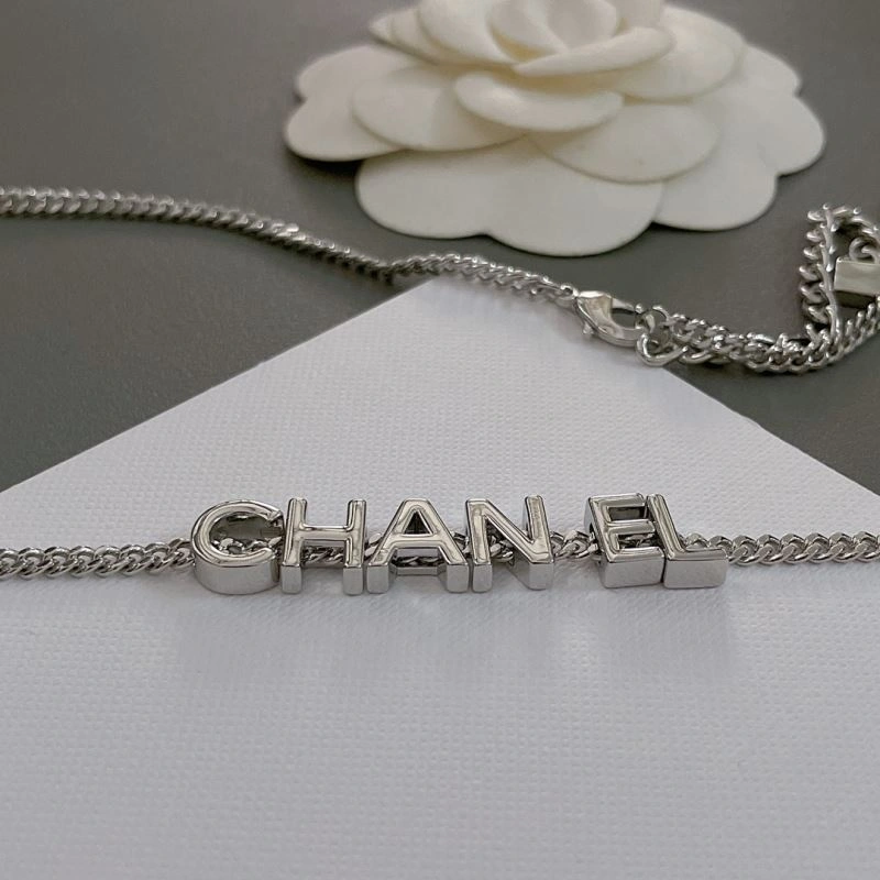 Top match Chanel Necklaces