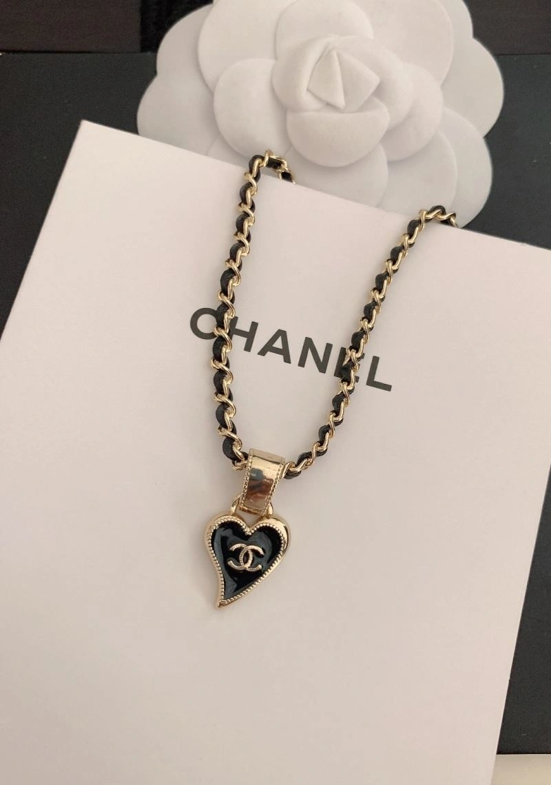 Top mirror Chanel Necklaces