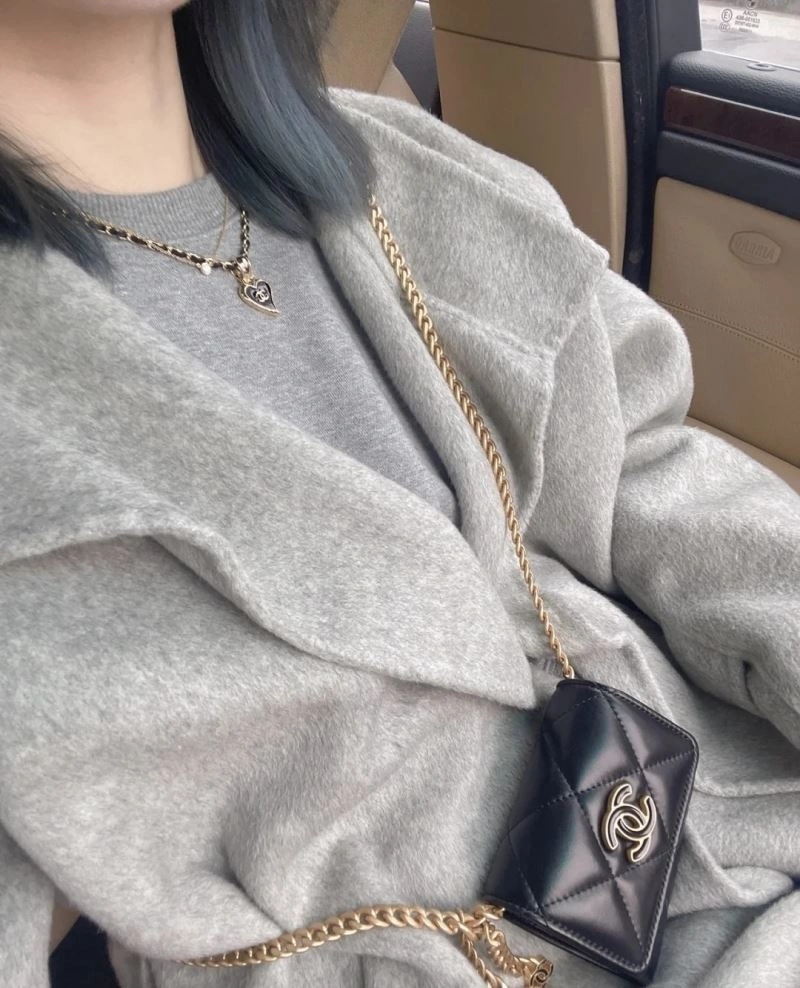 Top mirror Chanel Necklaces