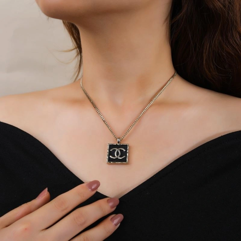 Precise copy Chanel Necklaces