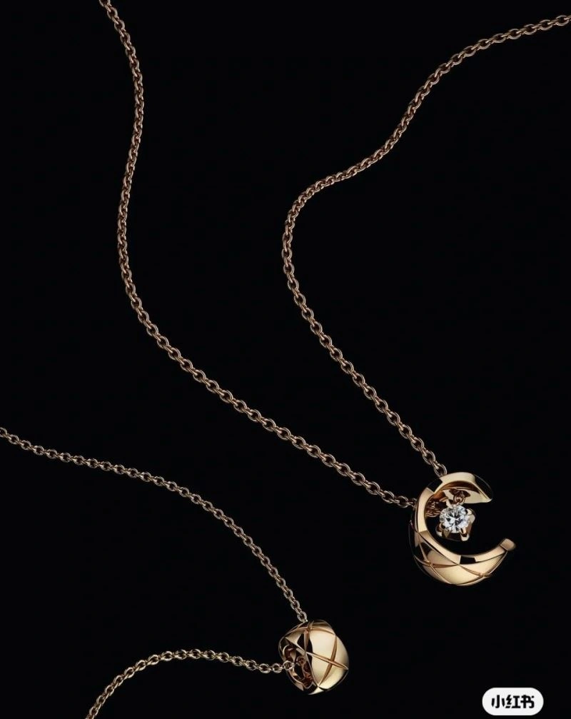 Original Chanel Necklaces