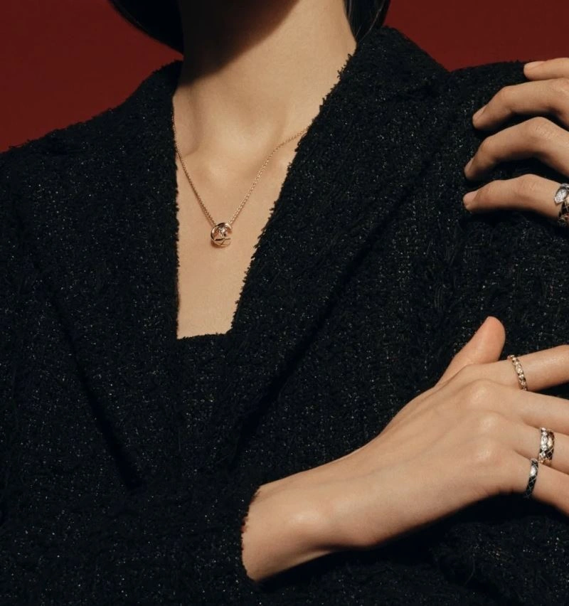 Original Chanel Necklaces