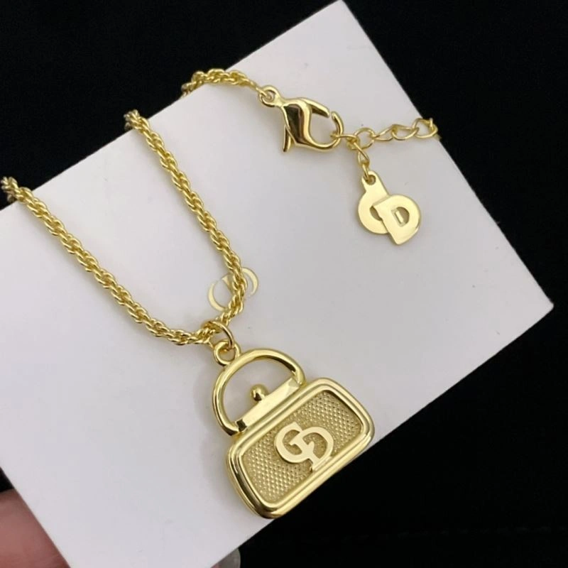 Top mirror Chanel Necklaces