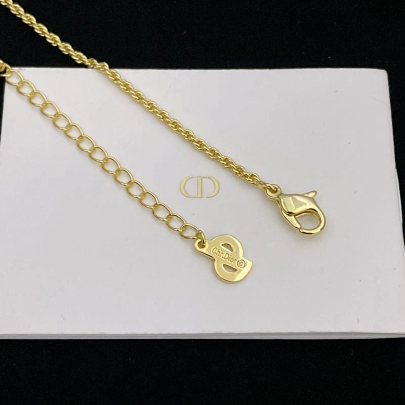Top mirror Chanel Necklaces