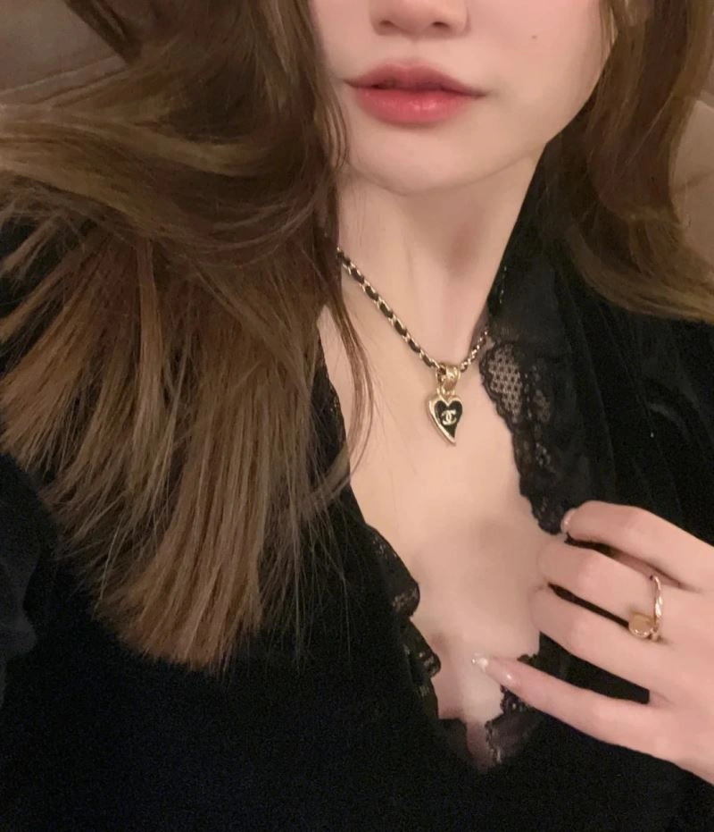 Indistinguishable Chanel Necklaces