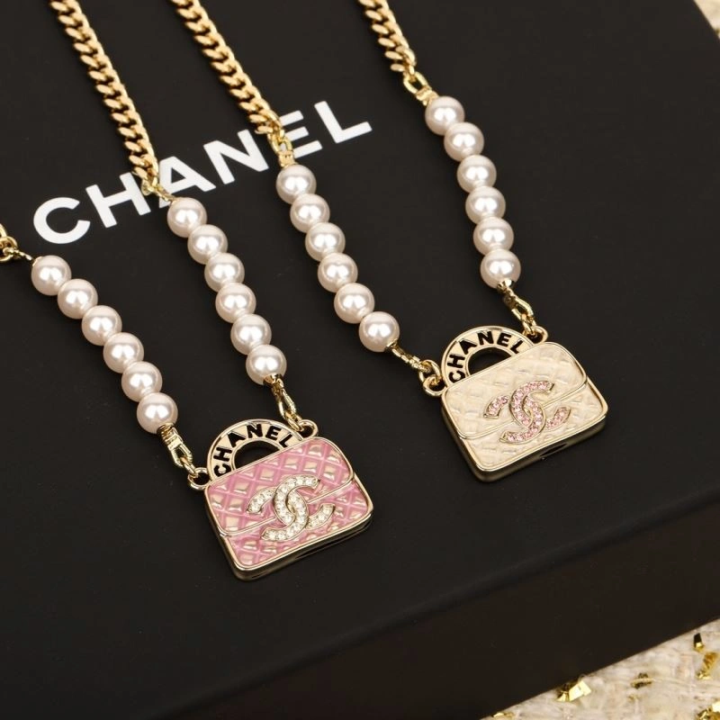 Top mirror Chanel Necklaces