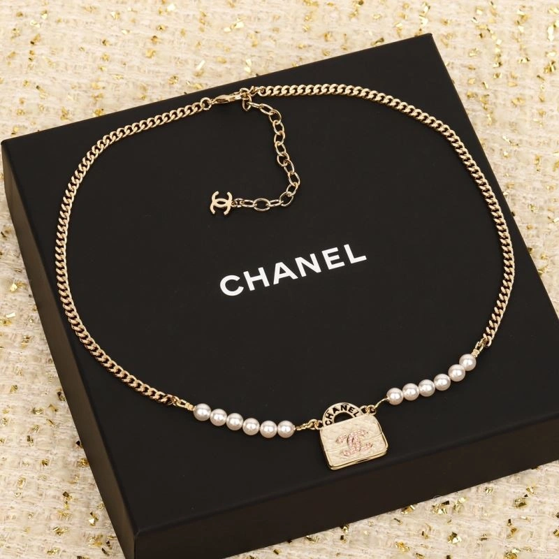 Top mirror Chanel Necklaces