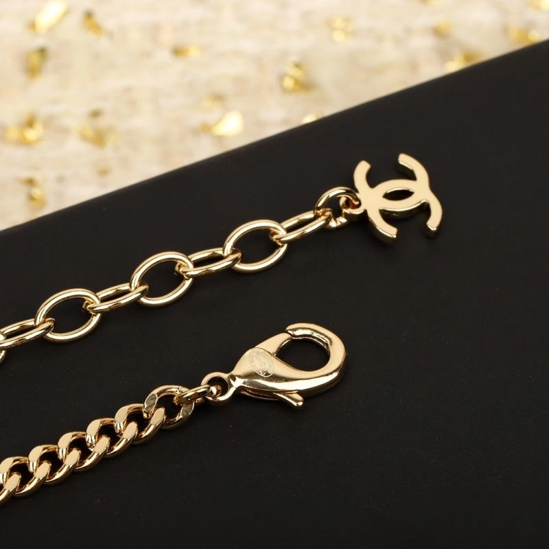 Top mirror Chanel Necklaces