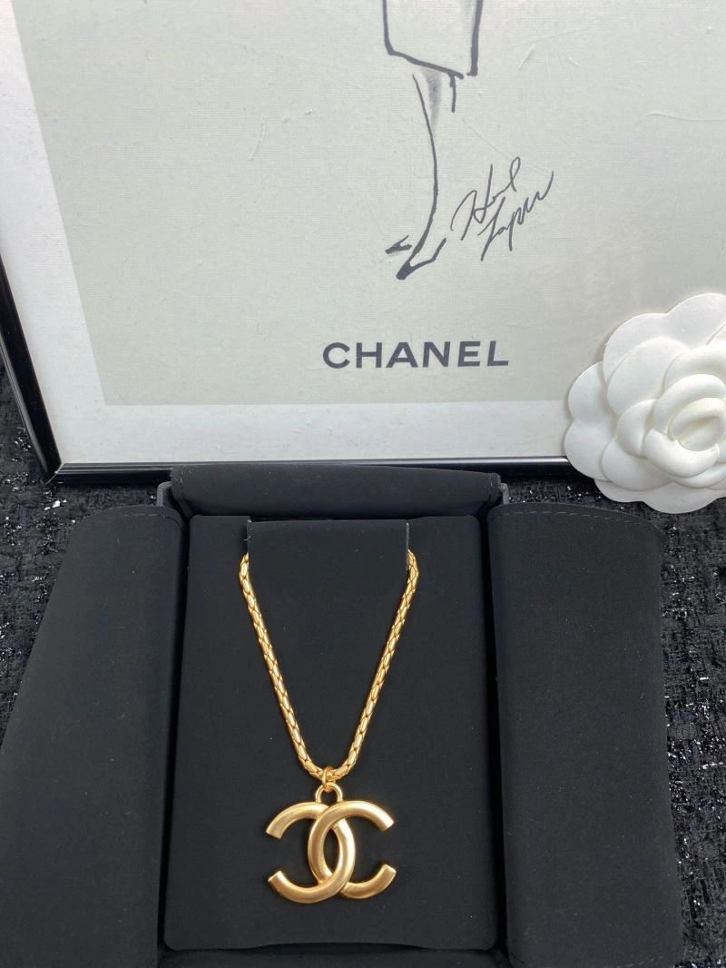 Top mirror Chanel Necklaces