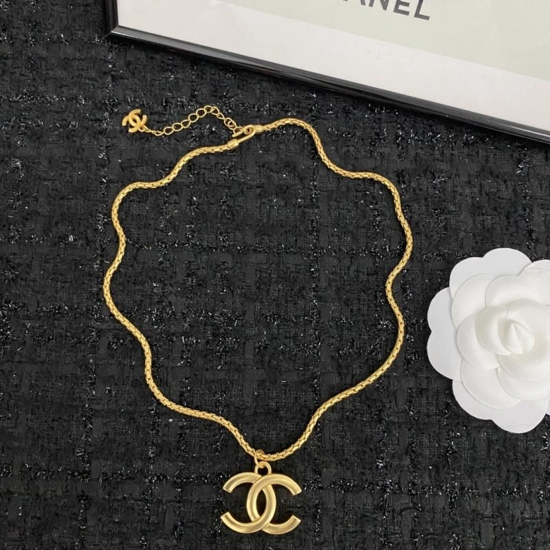 Top mirror Chanel Necklaces