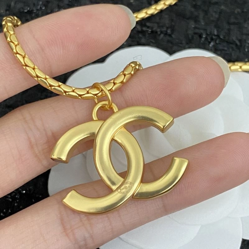 Top mirror Chanel Necklaces