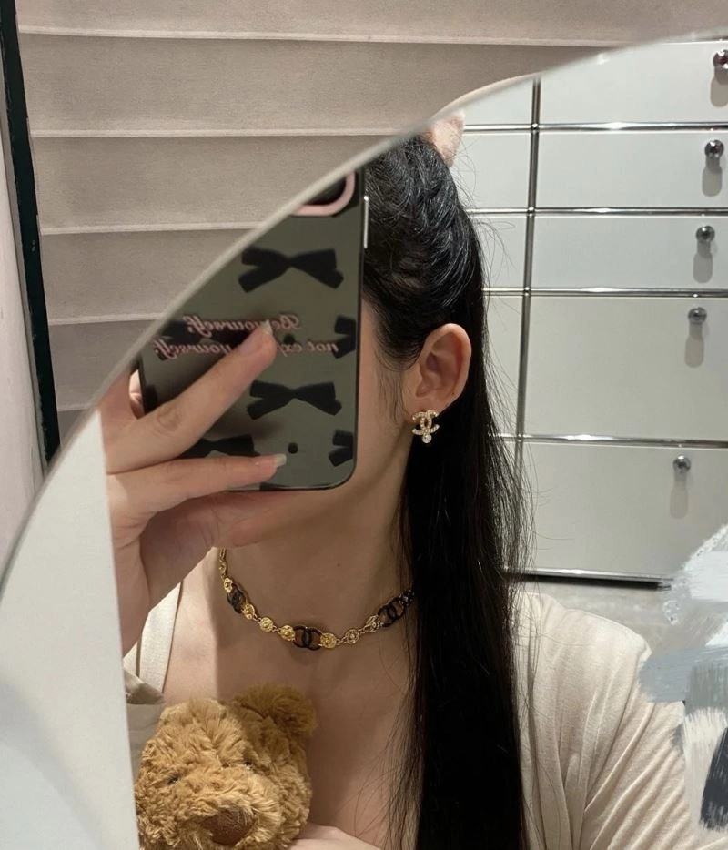 Brand-authenticated Chanel Necklaces