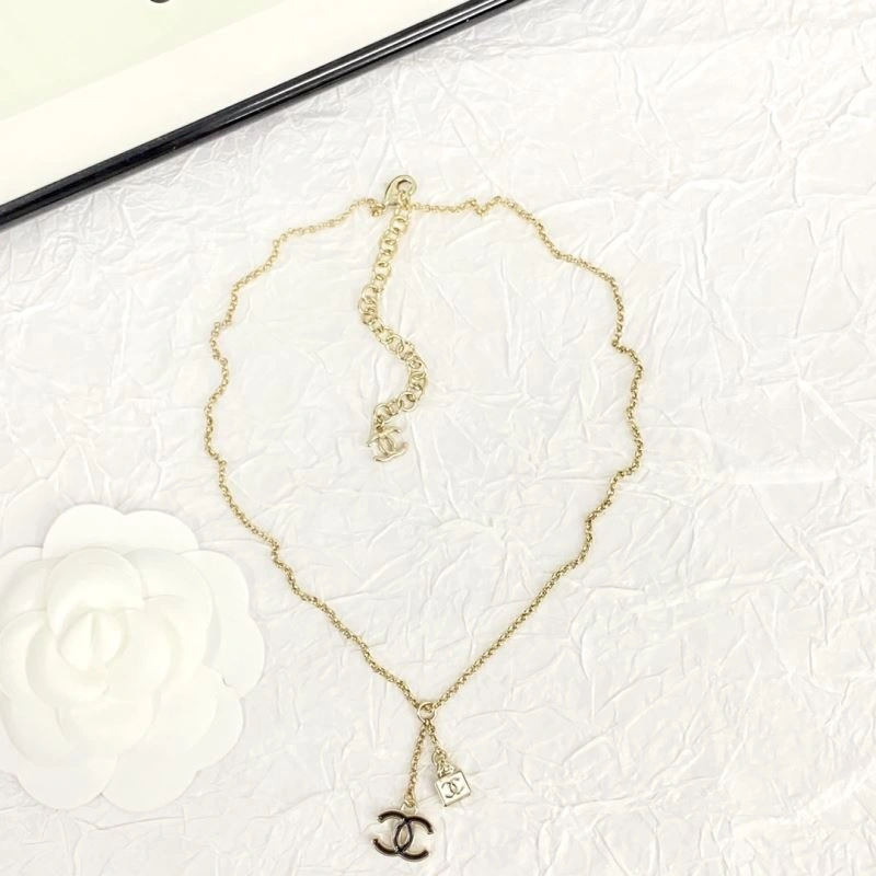 Top match Chanel Necklaces