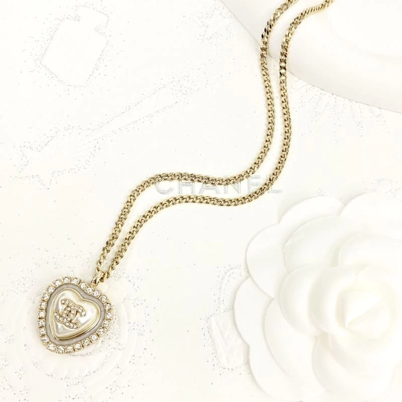 Top match Chanel Necklaces